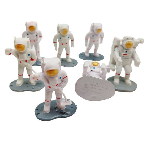 Toys | Space Astronauts Plastic Pvc Figure Lot Of 7 Cake Toppers Read ...